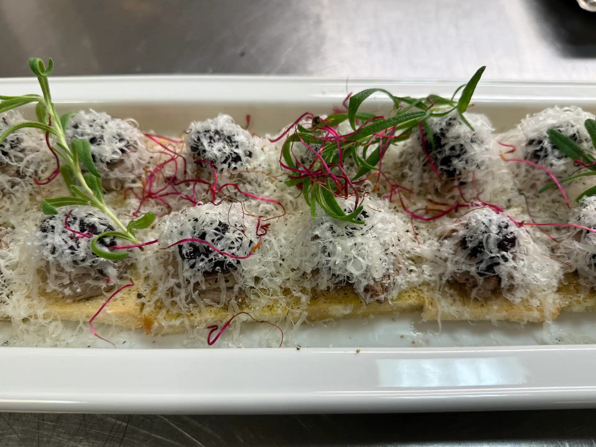 Svensk vårtapas | Systrarna Sisters